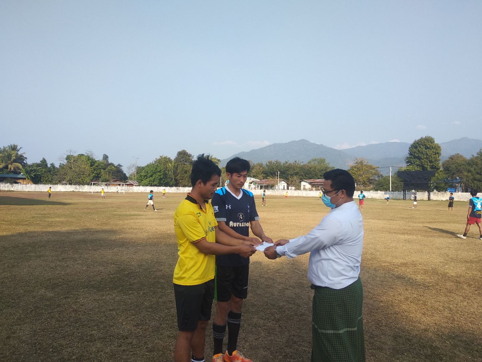 မိုးမောက်မြို့တွင် ၇၅ နှစ်မြောက် စိန်ရတုပြည်ထောင်စုနေ့ အထိမ်းအမှတ်အက